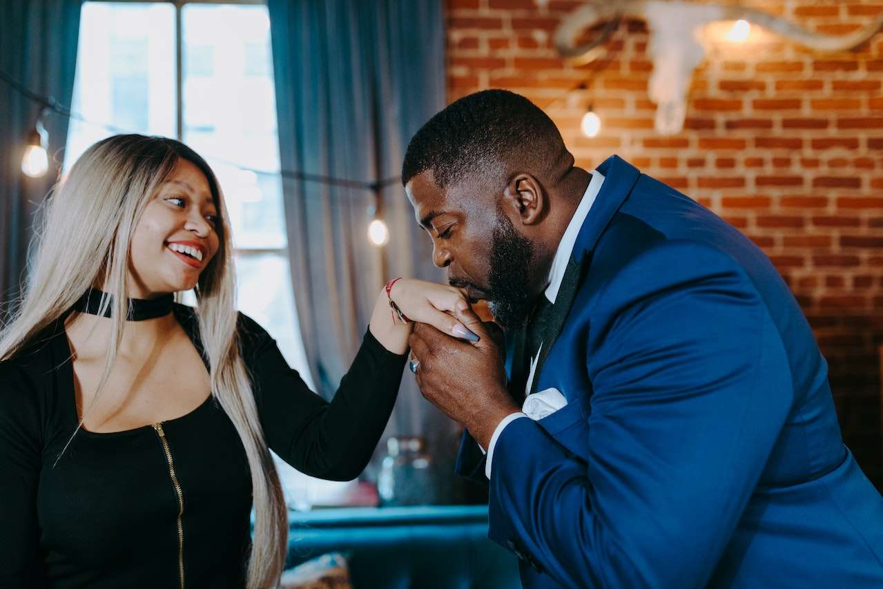 The Love Central - Unveiling the Truth: Who Cheats More – Men or Women?