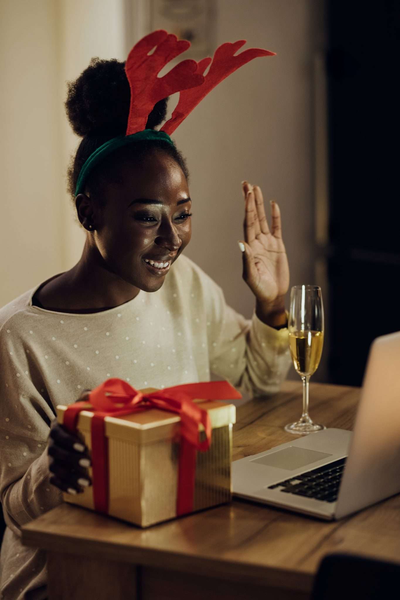 5 Creative Ways to Find Love and Connection this Festive Season