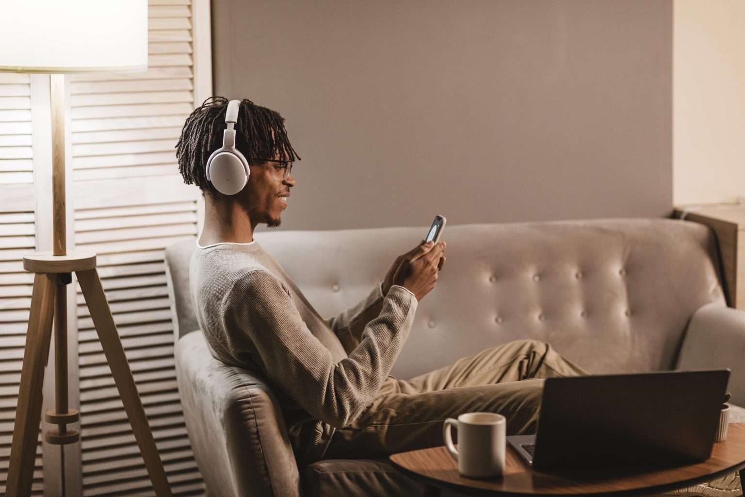 How to Create the Perfect Playlist for Your Morning Routine