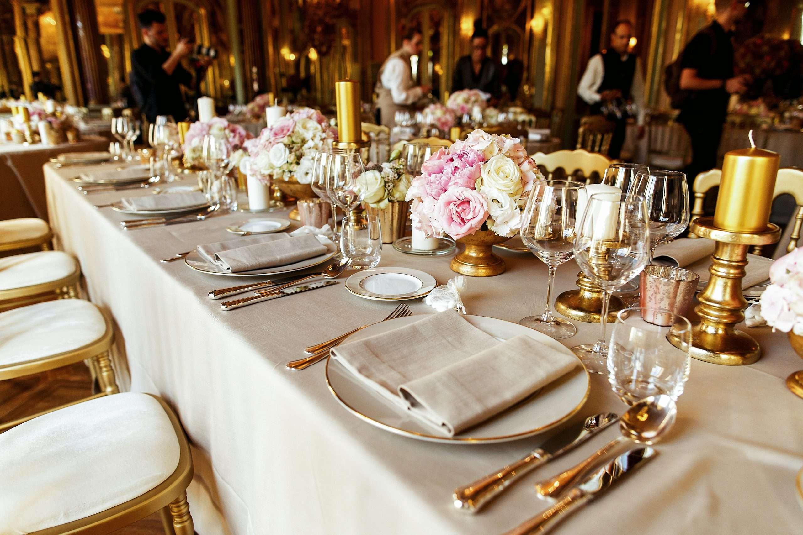 How to Create a Memorable and Interactive Wedding Menu